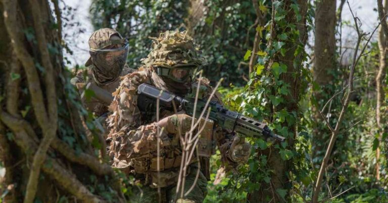 How to Camouflage Yourself – A Complete Guide – Future Army Officers